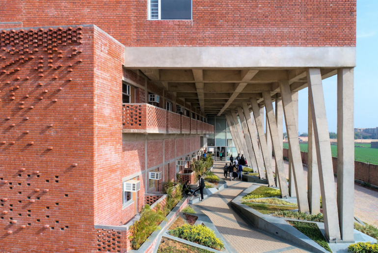 BBA Course Duration in India and BBA Salary in India