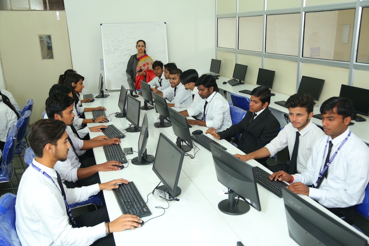 MCA Full Form, What is MCA, Admission, Syllabus, and Top Colleges